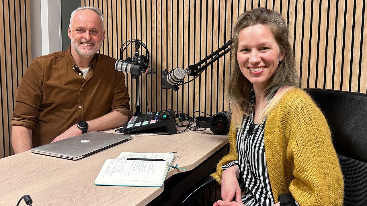 Lillian vil ha flere jenter med på å utvikle kunstig intelligens. - YouTube