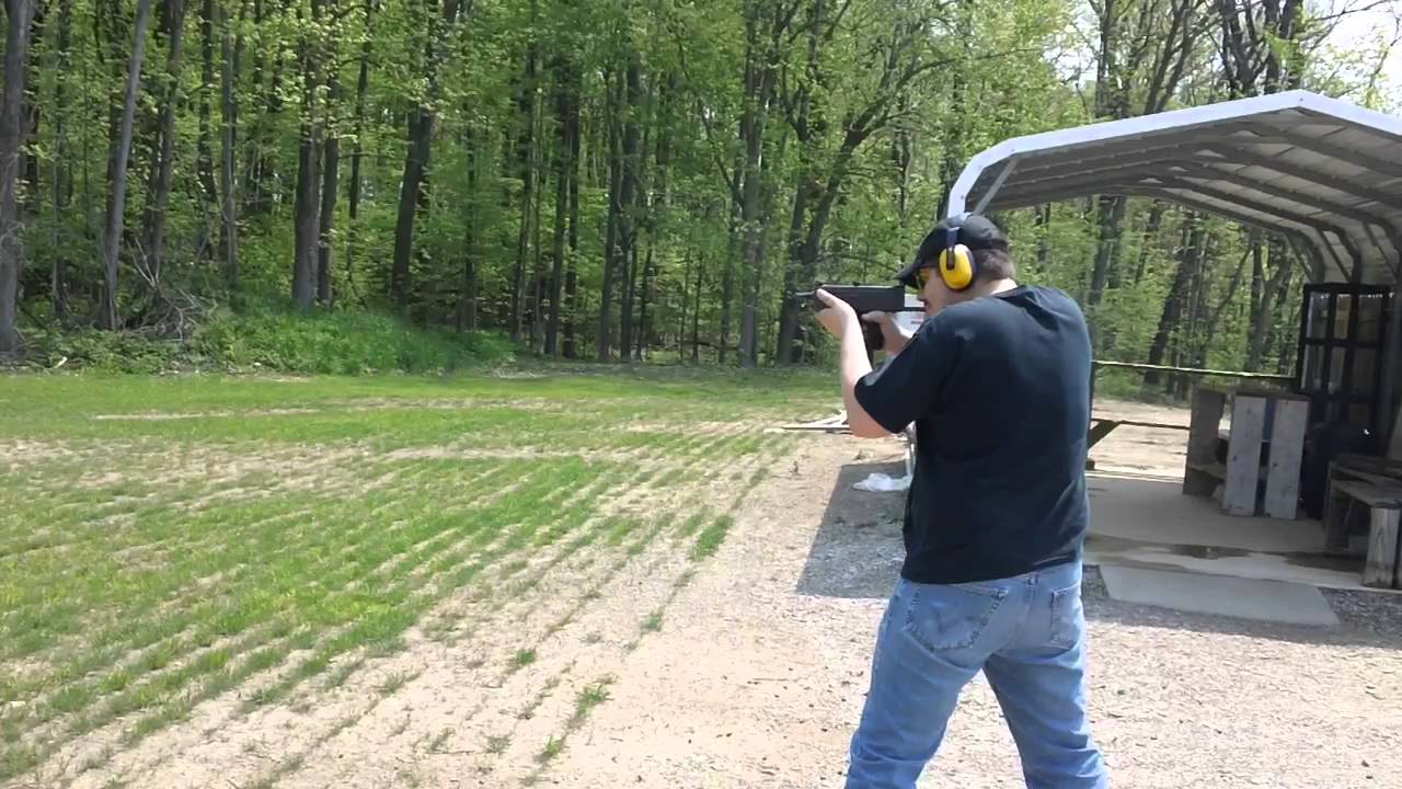 Ingram M10 Submachine Gun - YouTube