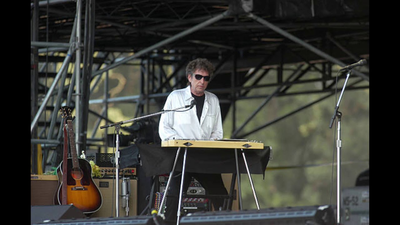 Bob Dylan - Dignity (Grantham 2004) - YouTube