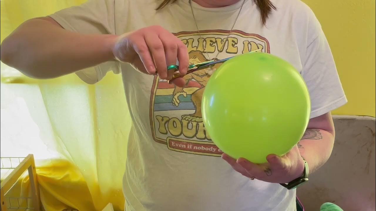 Using Grooming Shears Around a Balloon - YouTube