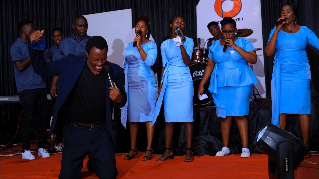 ROYAL PRAISE :JEHOVAH AUDIO SONG - YouTube