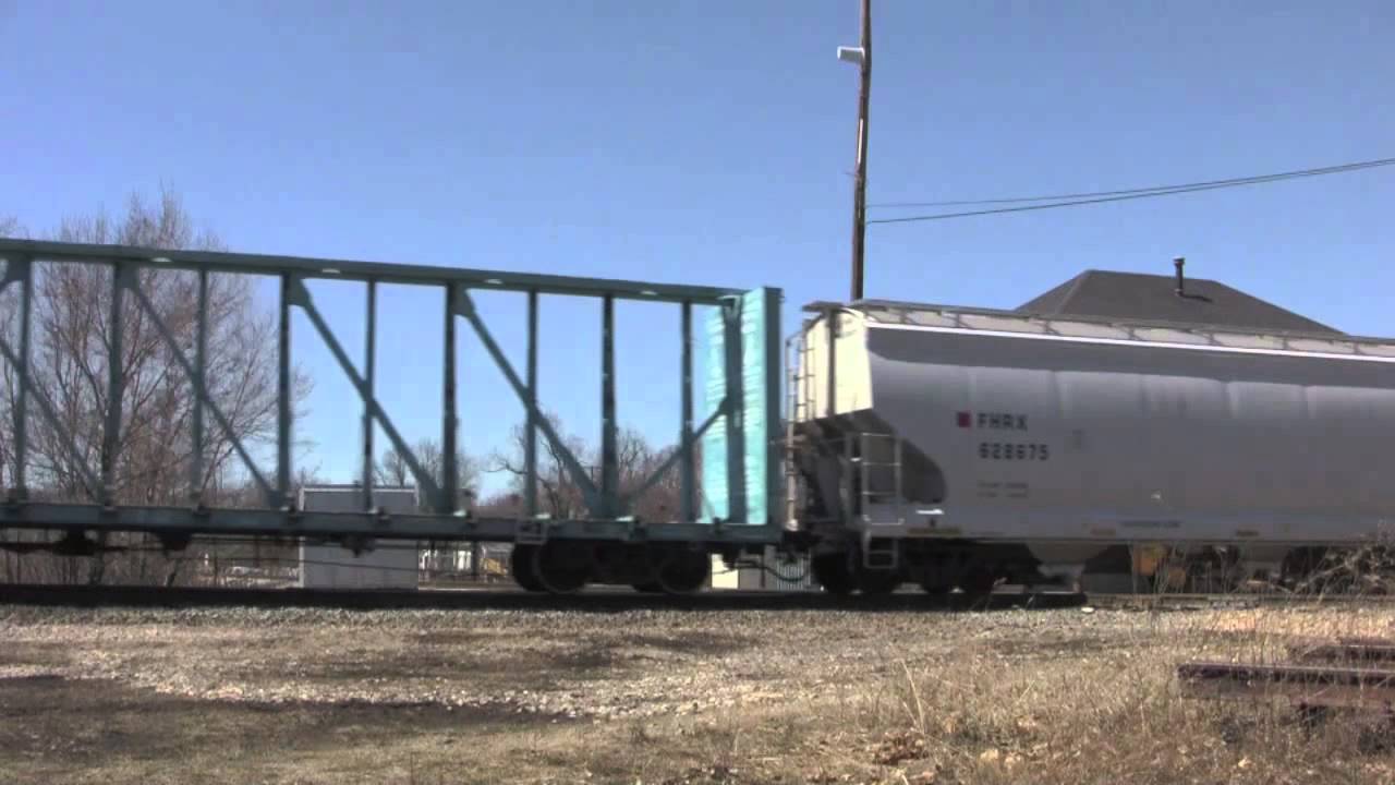 IC 2463 Leads Land Barge Gilman, IL - YouTube