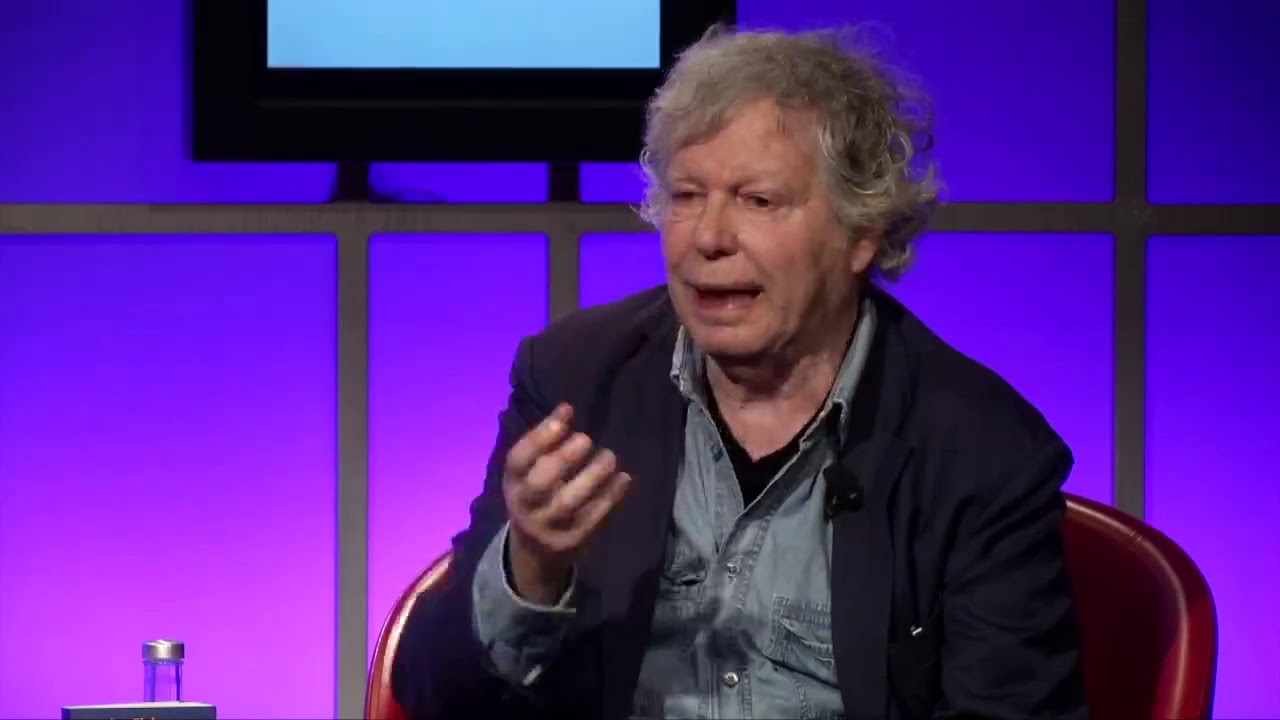 Massimo Fini: “il calcio non è uno sport per donne” - YouTube