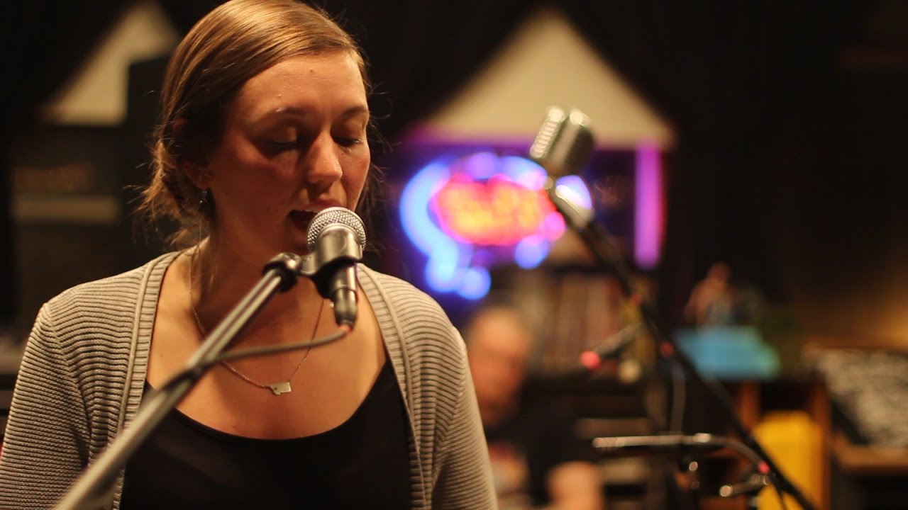 Ira Wolf - Live @ Soundcolor Studios - YouTube