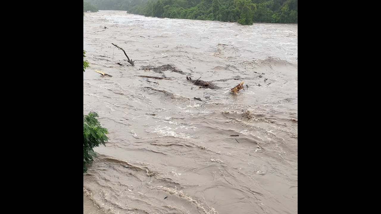 Georgetown Texas San Gabriel River Flood - YouTube