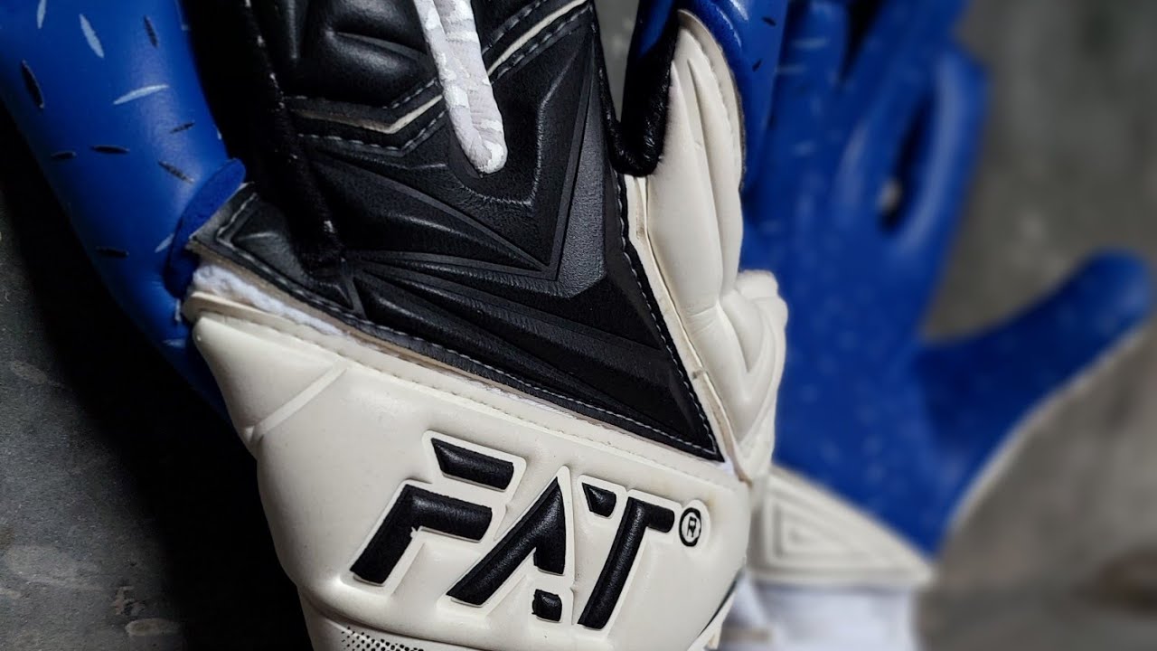 FAT VENOM MAGNA - Black/Blue Goalkeeper Glove Unboxing - YouTube