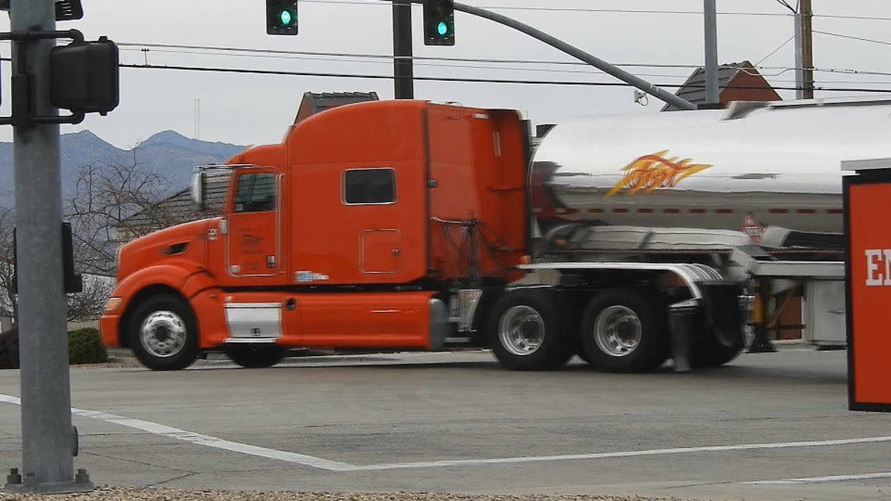 Fort Transfer Fuel Tanker Truck - YouTube