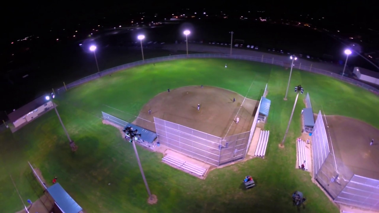 SOFTBALL @ BENDER - YouTube