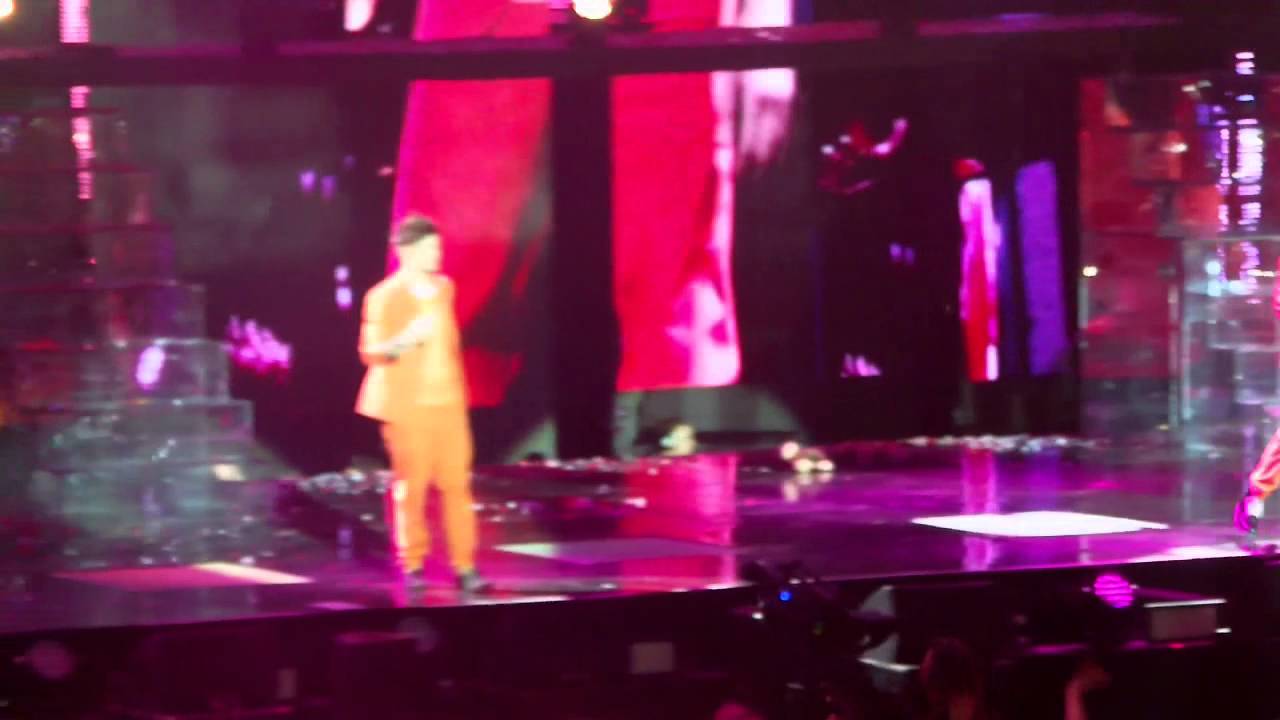 ONE DIRECTION - ORANGE COSTUMES - #TURNZIGGOORANGE - AMSTERDAM, THE ...