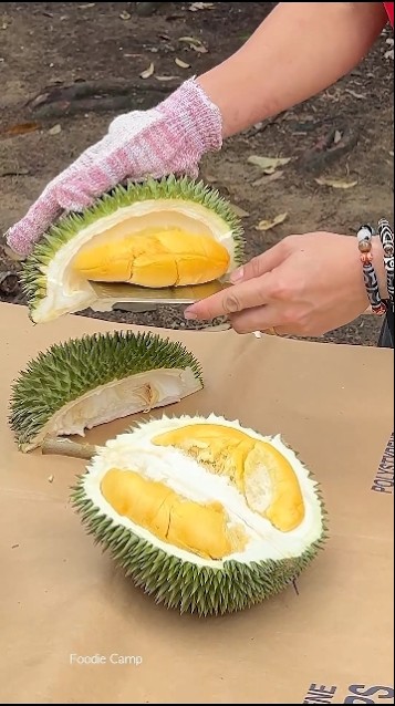 The World Smelliest Fruit (Durian) #short - YouTube