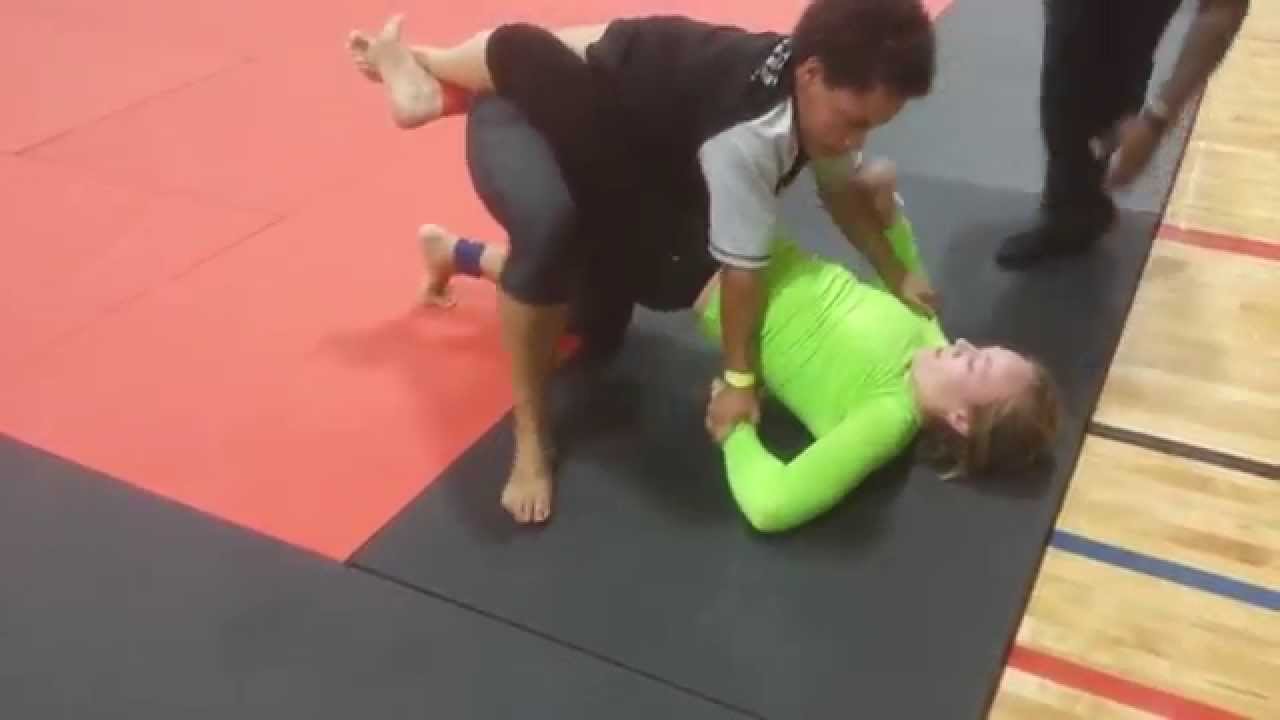 Victoria and Olivia fight for the take down - YouTube