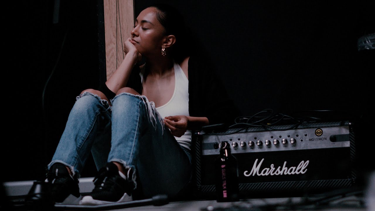 This is Vicky Pasion | Can’t Go Back - YouTube