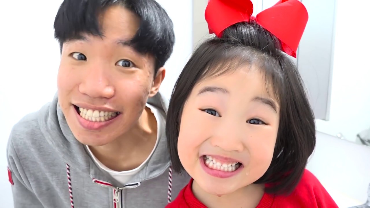 Boram and Fruit Lollipops - YouTube