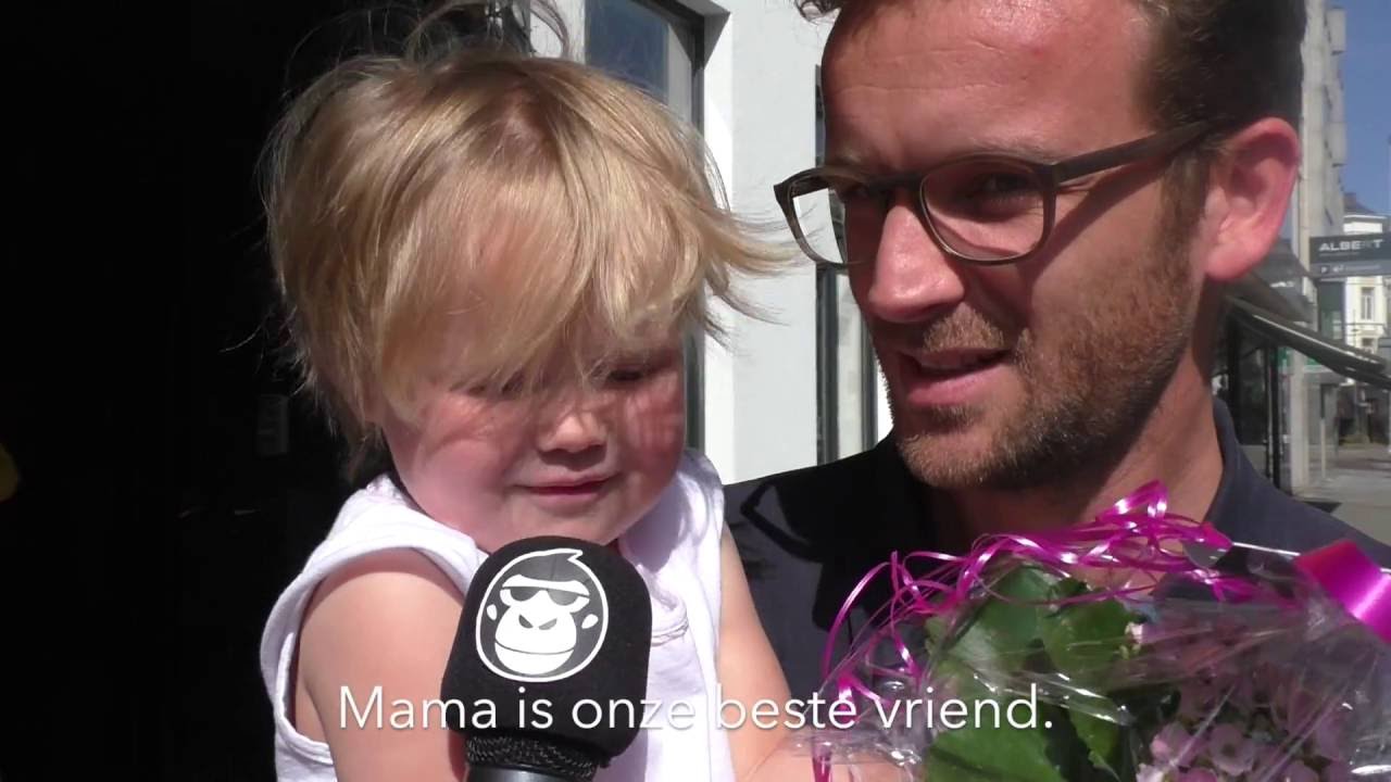 Ons moeder! In Antwerpen geldt maar één moederdag ... en die is vandaag ...