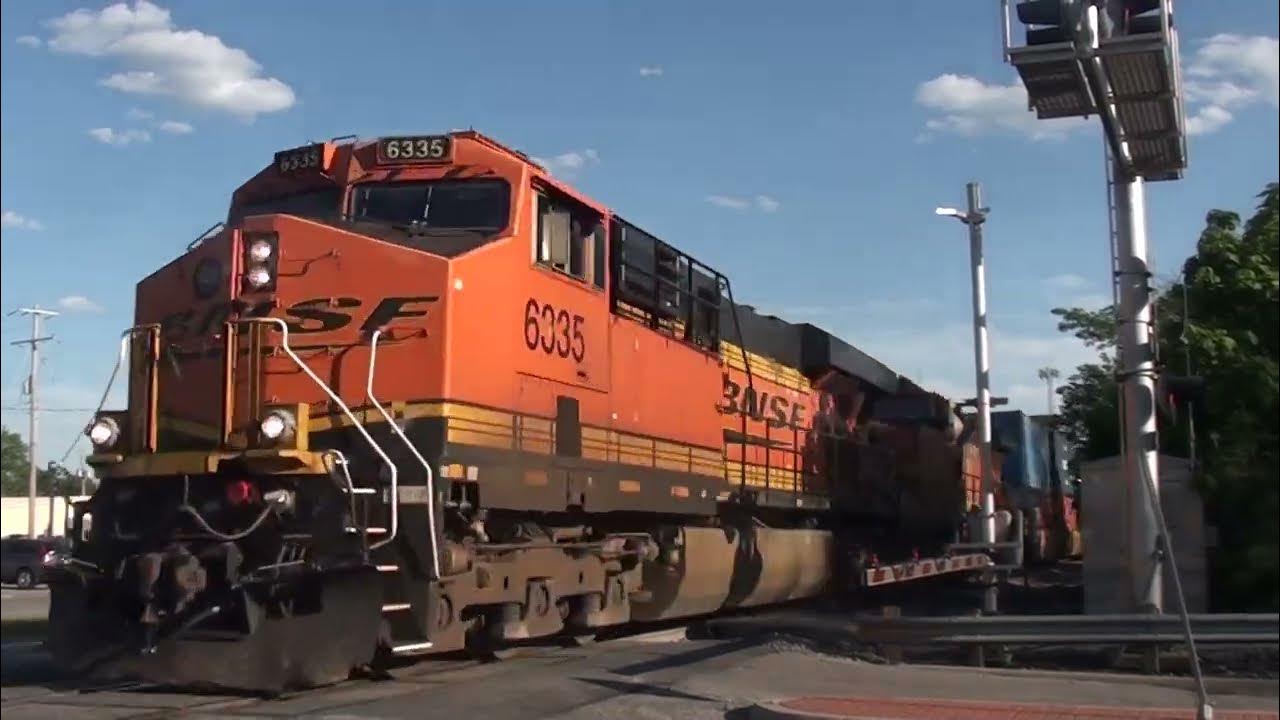 BNSF #6335 Leads EB Stacktrain. Olathe, KS 5/11/24 - YouTube