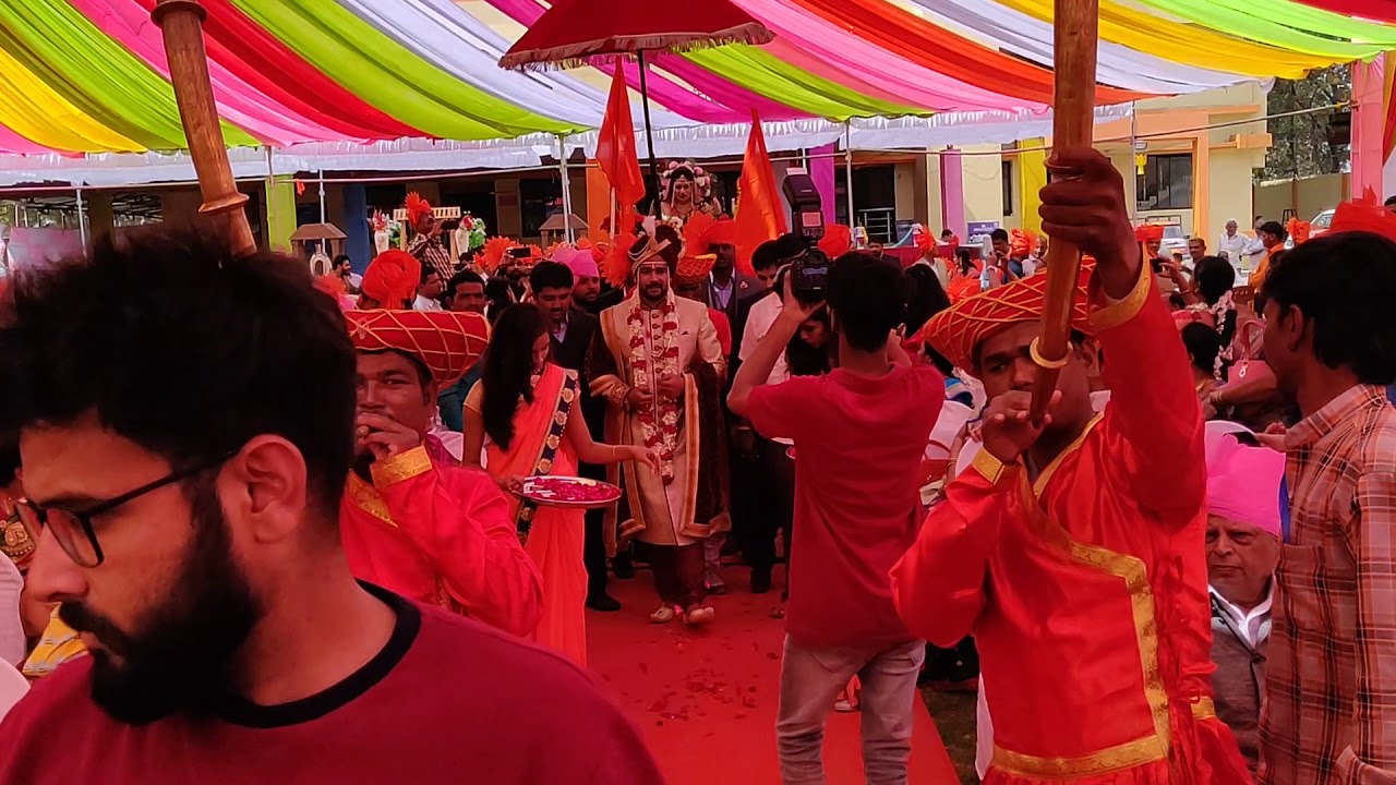 DULHA-DULHAN ENTRY (open) doli chatri - YouTube