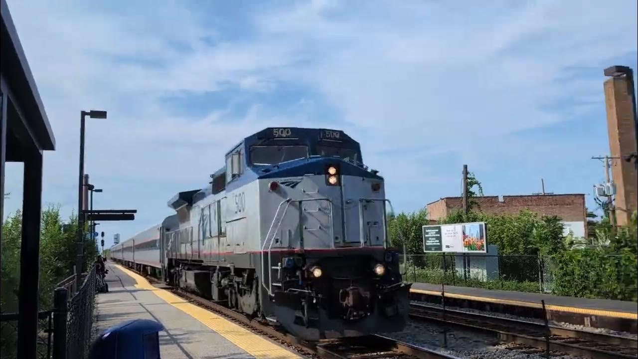Amtrak Hiawatha with GE Dash 8-32BWH - YouTube