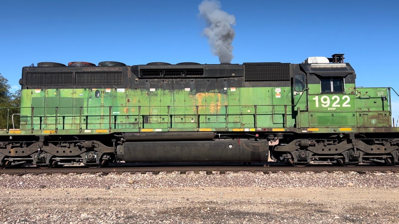Starting up a SD40-2, BNSF 1922 at EL Mirage 12-28-23 - YouTube