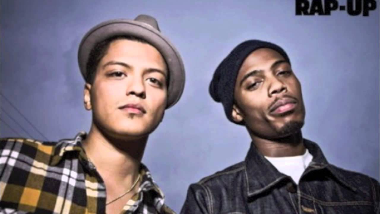 B.o.B feat Bruno Mars - Nothing On You Remix - YouTube