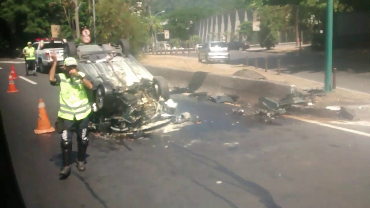 Acidente entrada do túnel da Rocinha - YouTube