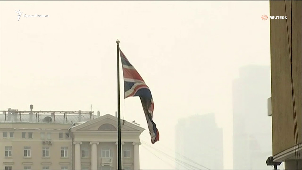 Russian go home. Британские дипломаты покинули посольство в Москве ...