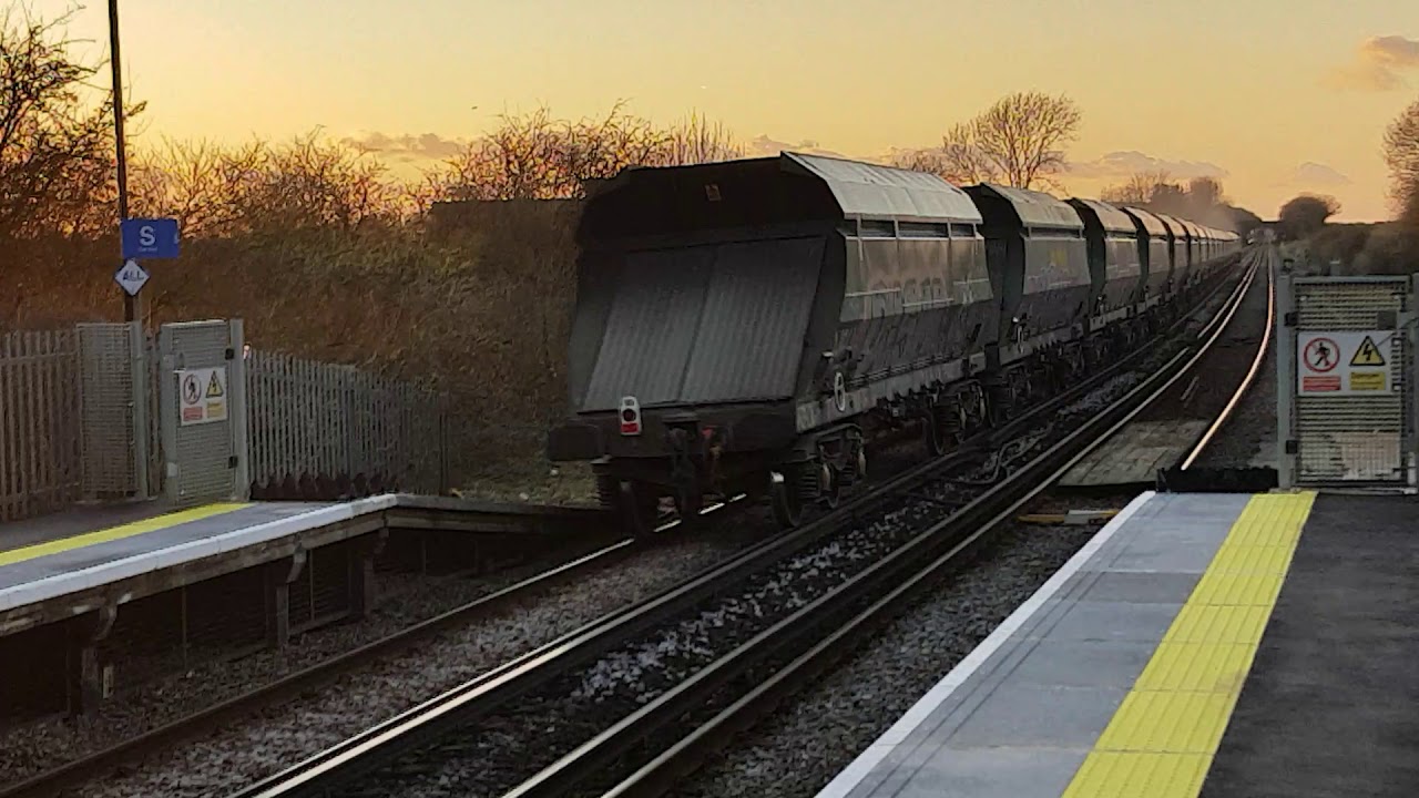 Class 66523 freightliner(2) - YouTube