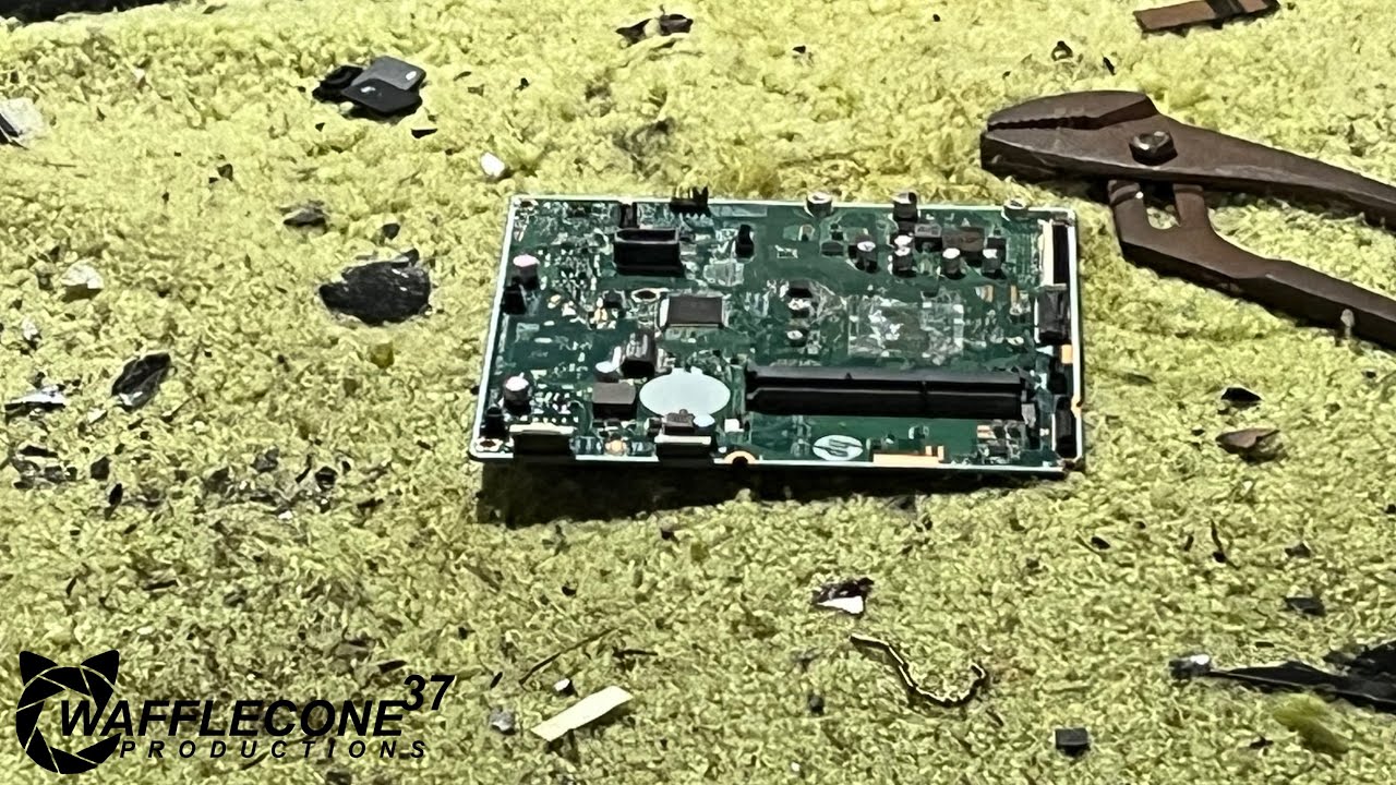 Smashing An HP Motherboard - YouTube