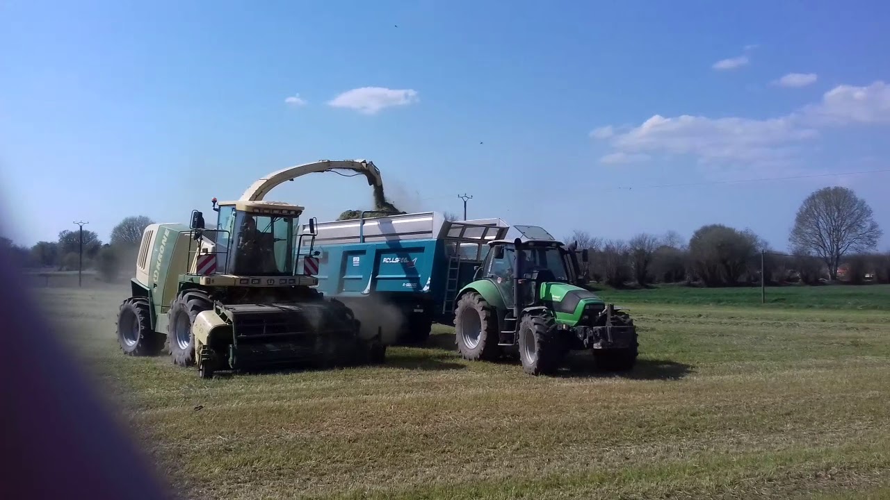 Partie 2 de l'ensilage - YouTube