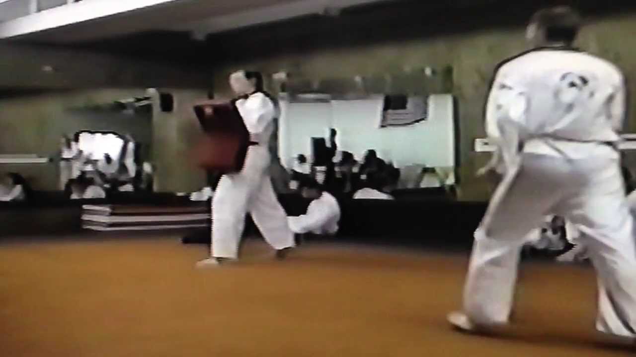 Tae Kwon Do Split Kick - YouTube