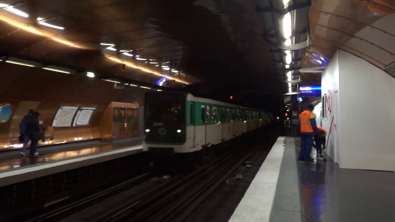 Paris Metro: Chatelet bound MP59 Line 11 Train entering Arts et Metiers ...