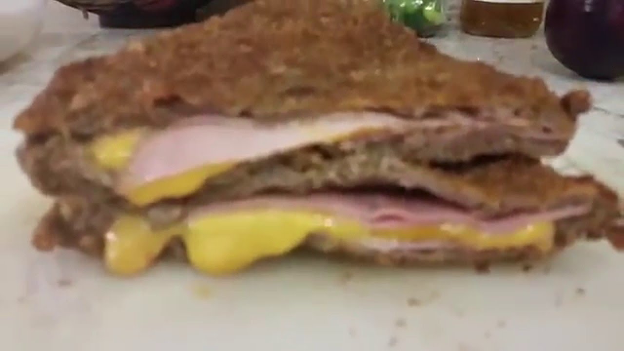 Bistec empanizado relleno de jamon y queso. receta - YouTube