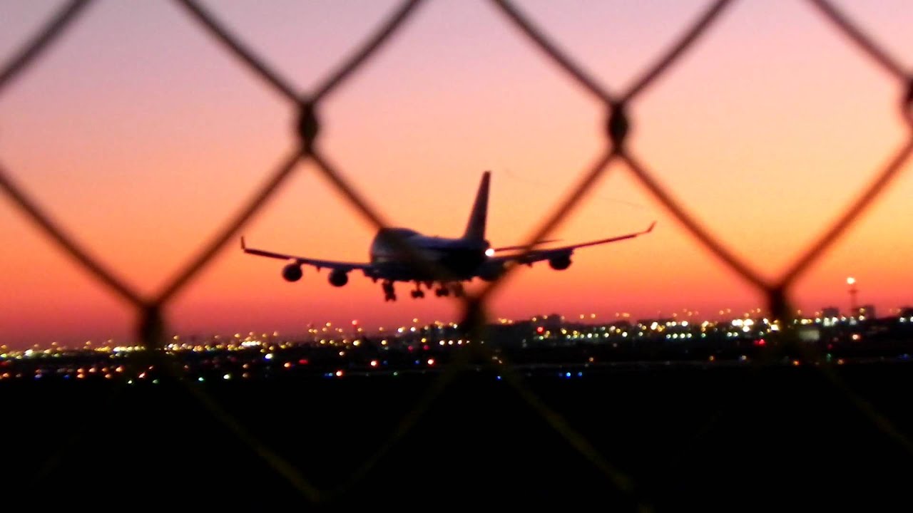 KLM Royal Dutch Airlines Boeing 747-400 'NIGHT' Landing at Toronto ...
