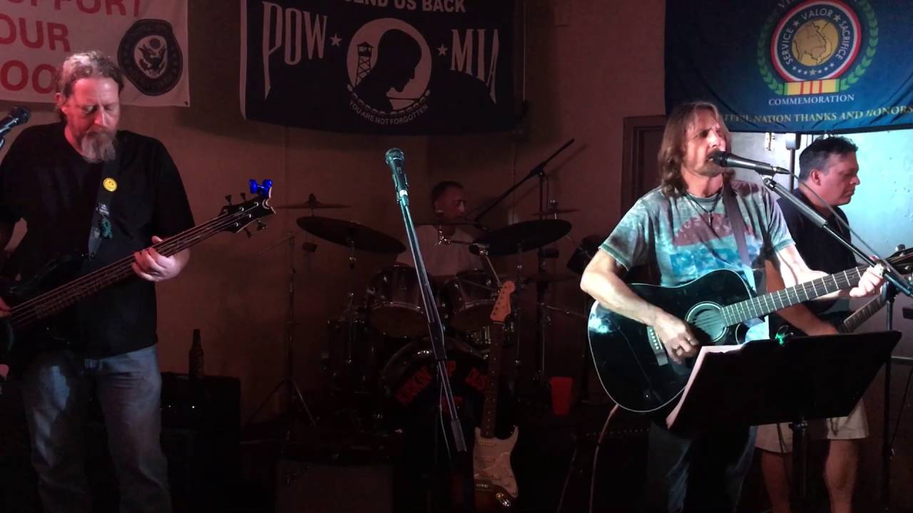 Kickin up dust band - YouTube