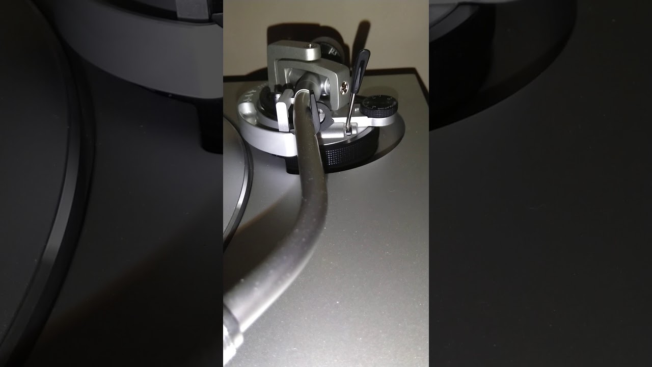 Technics 1500C tonearm lift cue lever - YouTube