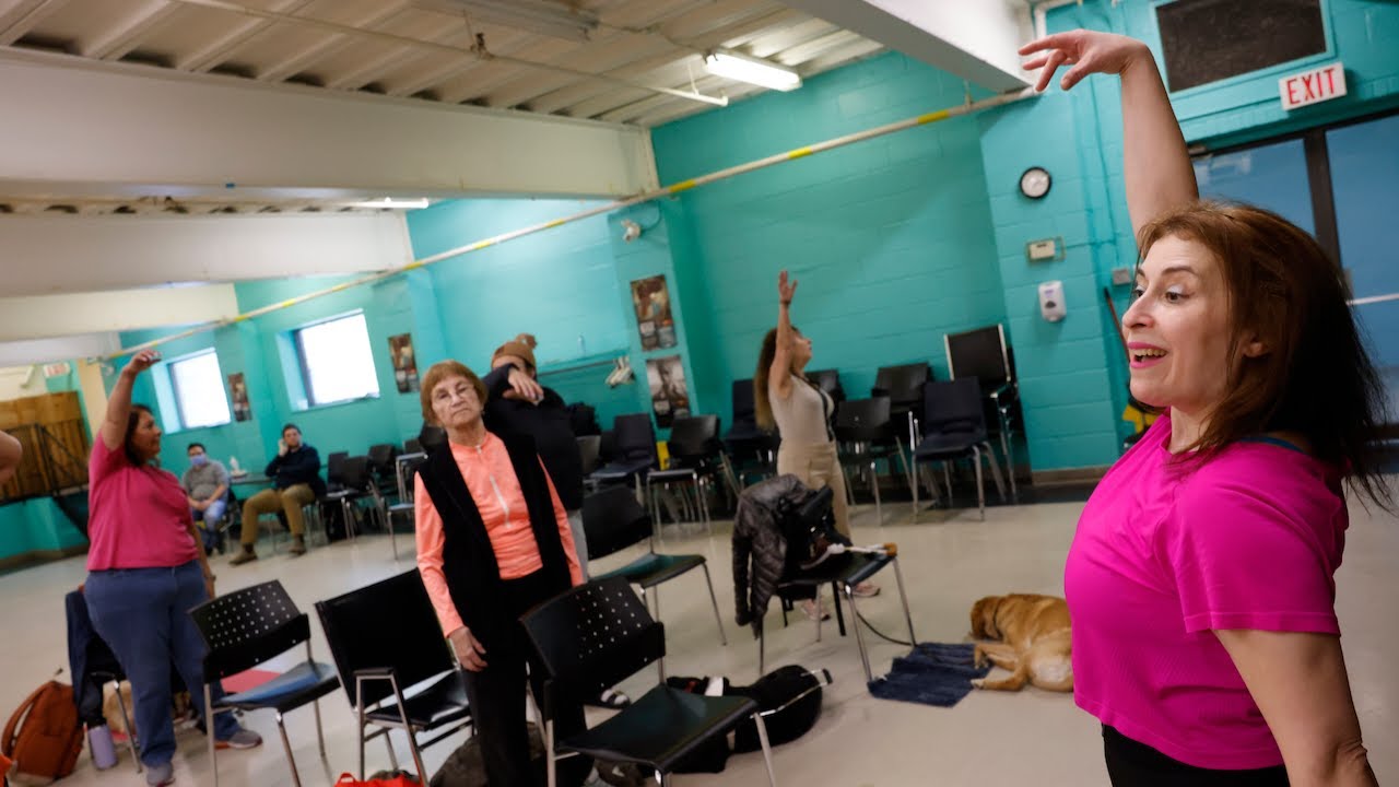 How a dance class for the blind and visually impaired works - YouTube