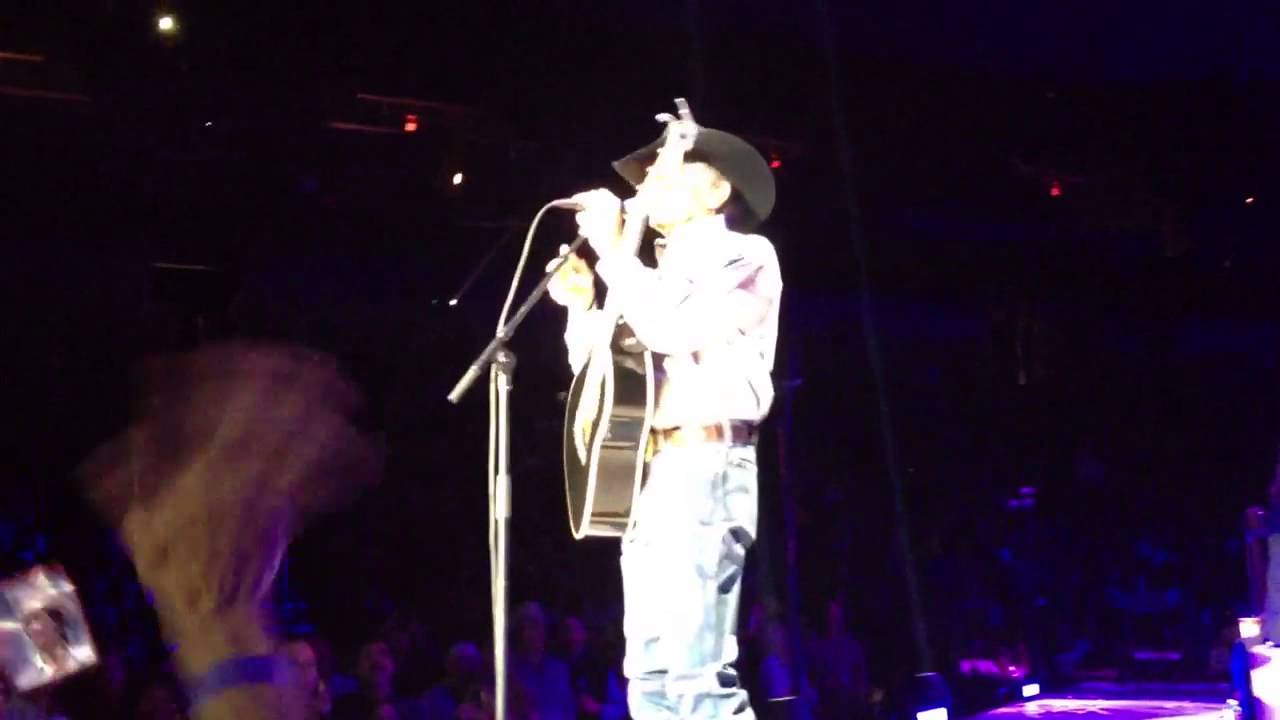 George Strait - Cowboy Rides Away Tour - Wichita - Nobody I - YouTube