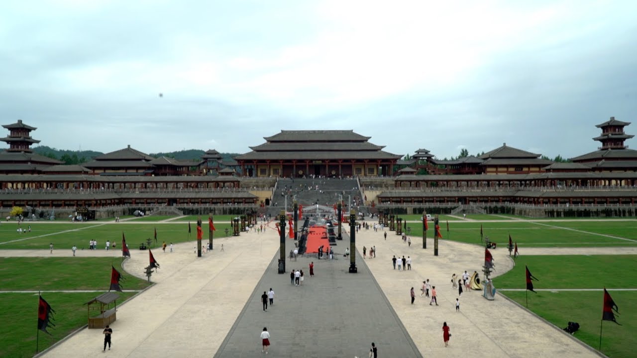 A glimpse of Hengdian, China’s Hollywood - YouTube