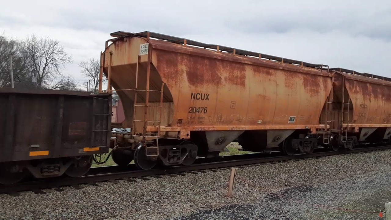 NS 118 with NS 9365 D9-40CW and NS 8137 ES44AC - YouTube