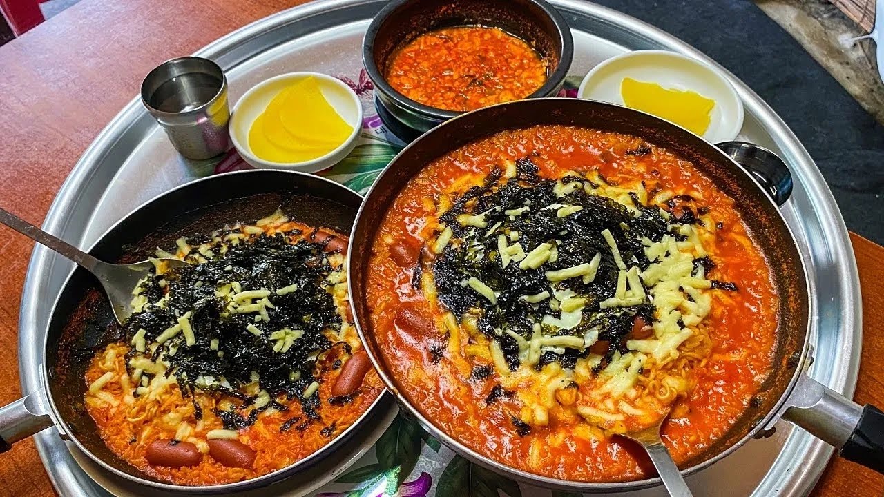 라밥을 아십니까?!! 2시간 줄서야 먹는 원조 라면 밥볶이 분식의 성지 RABAP / Korean street food ...