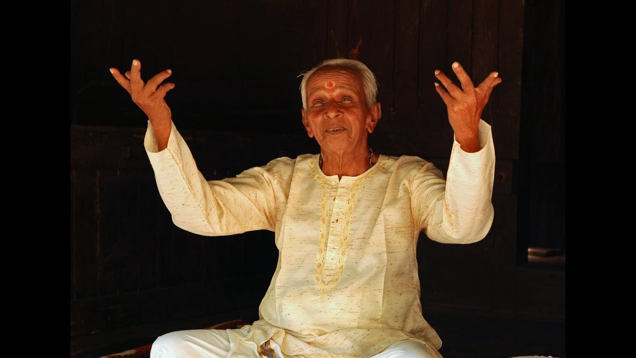 Oyoor Kochu Govinda PIllai as Kuchelan - YouTube