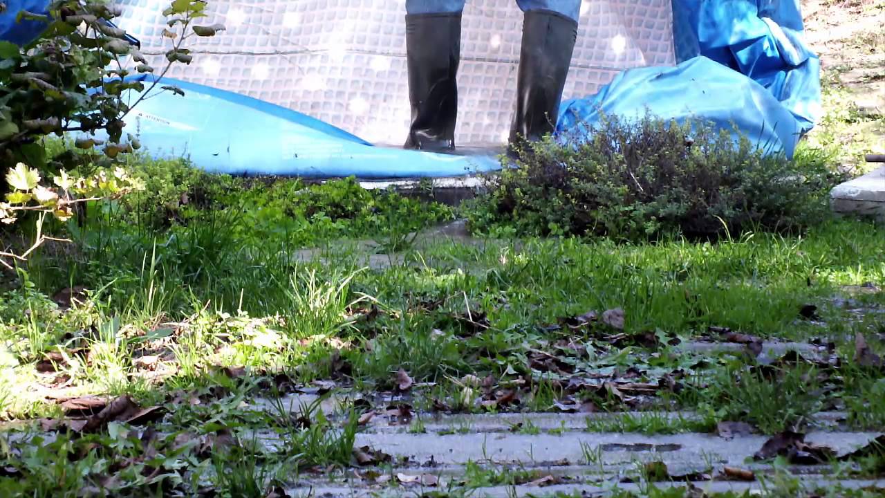 DEFLATING GARDEN POOL - YouTube