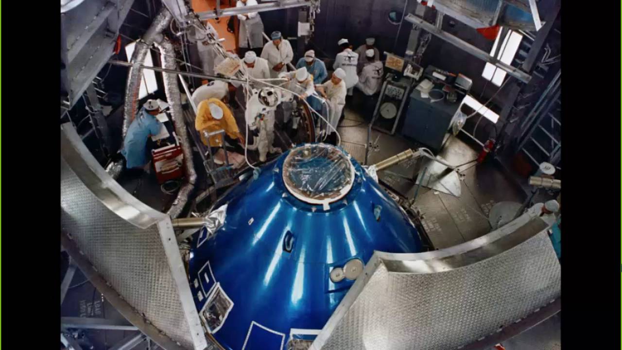 Preparing for a moon launch: Apollo/Saturn launch processing at Kennedy ...