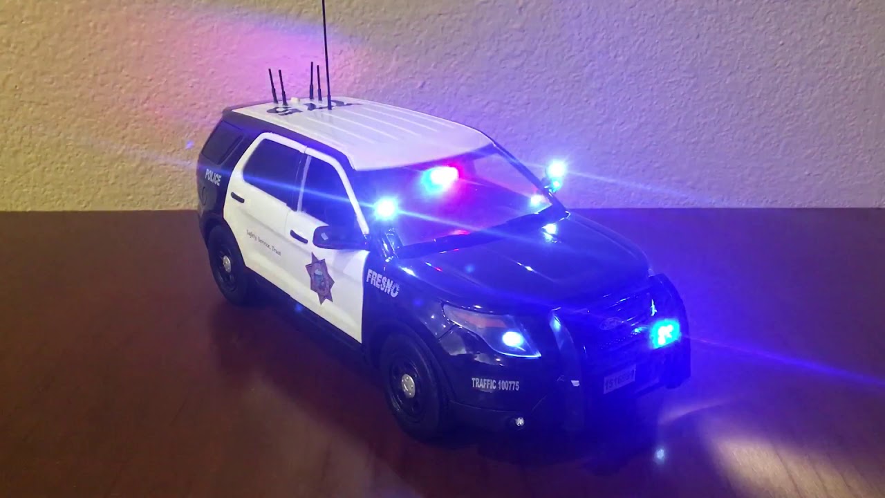 Fresno PD (Fresno, CA) 1/18 Ford Explorer Slicktop Motormax with custom ...