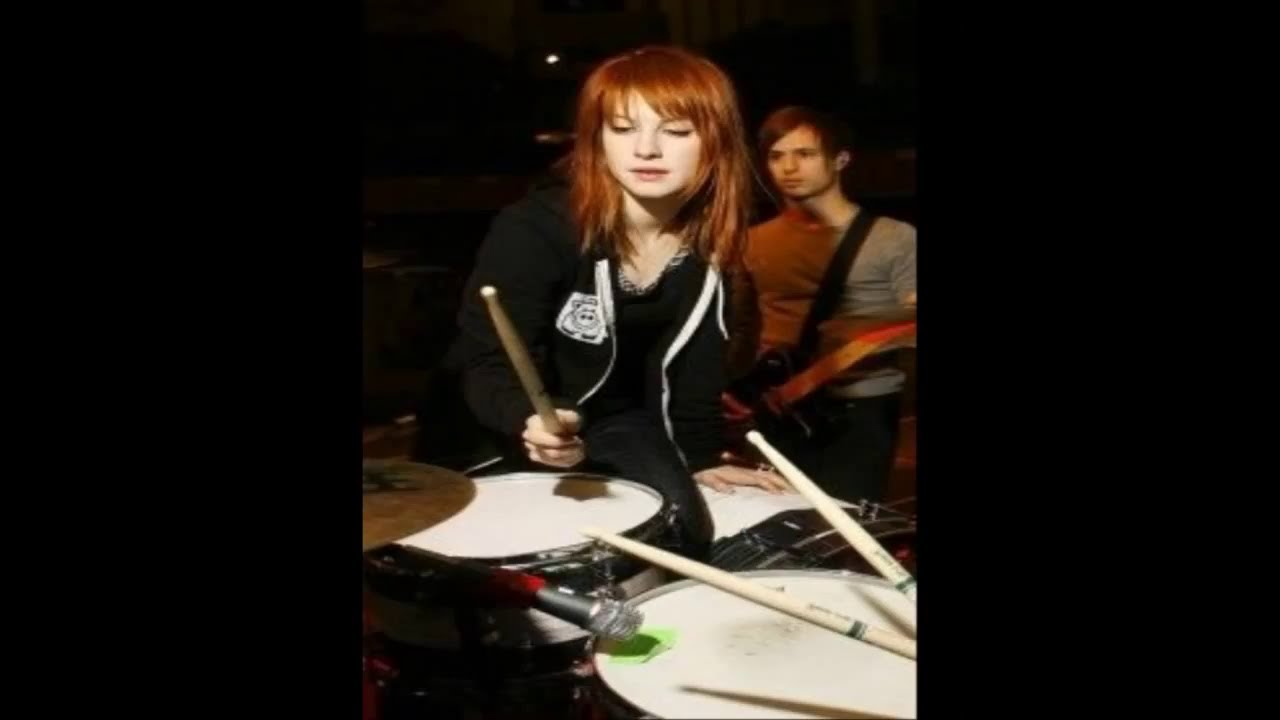 HAYLEY WILLIAMS IS NOT A SINGER... IS A DRUMMER - YouTube