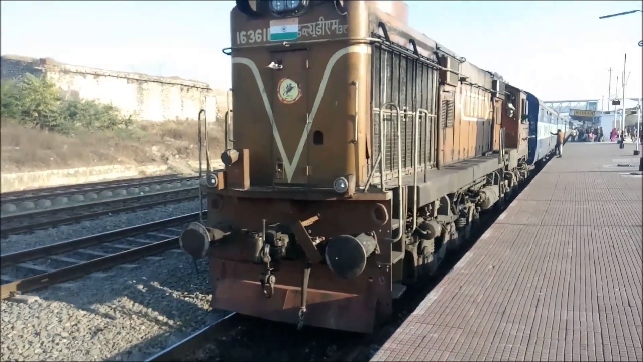 12190 mahakoshal express departing maihar railway station (7th march ...