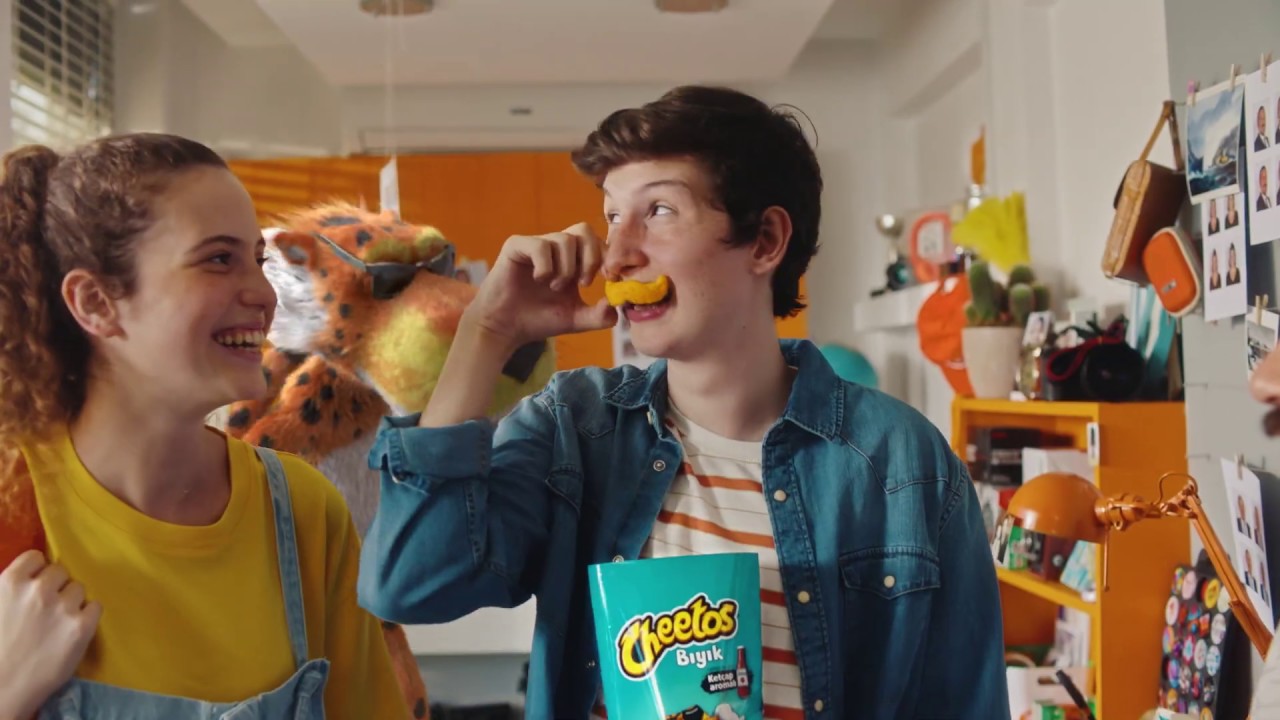 CHEETOS “Eğlencenin Bıyık Şekli” - YouTube