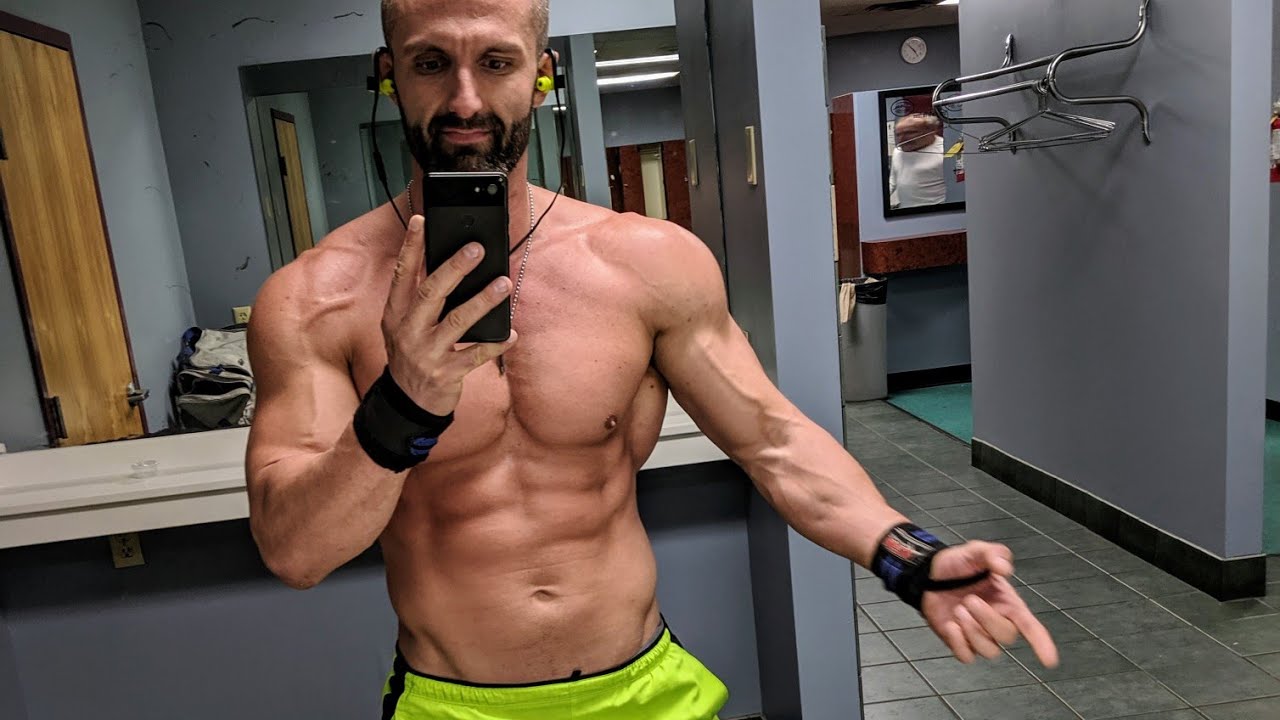 Posing and flexing physique update on 250mg of TRT/week - YouTube