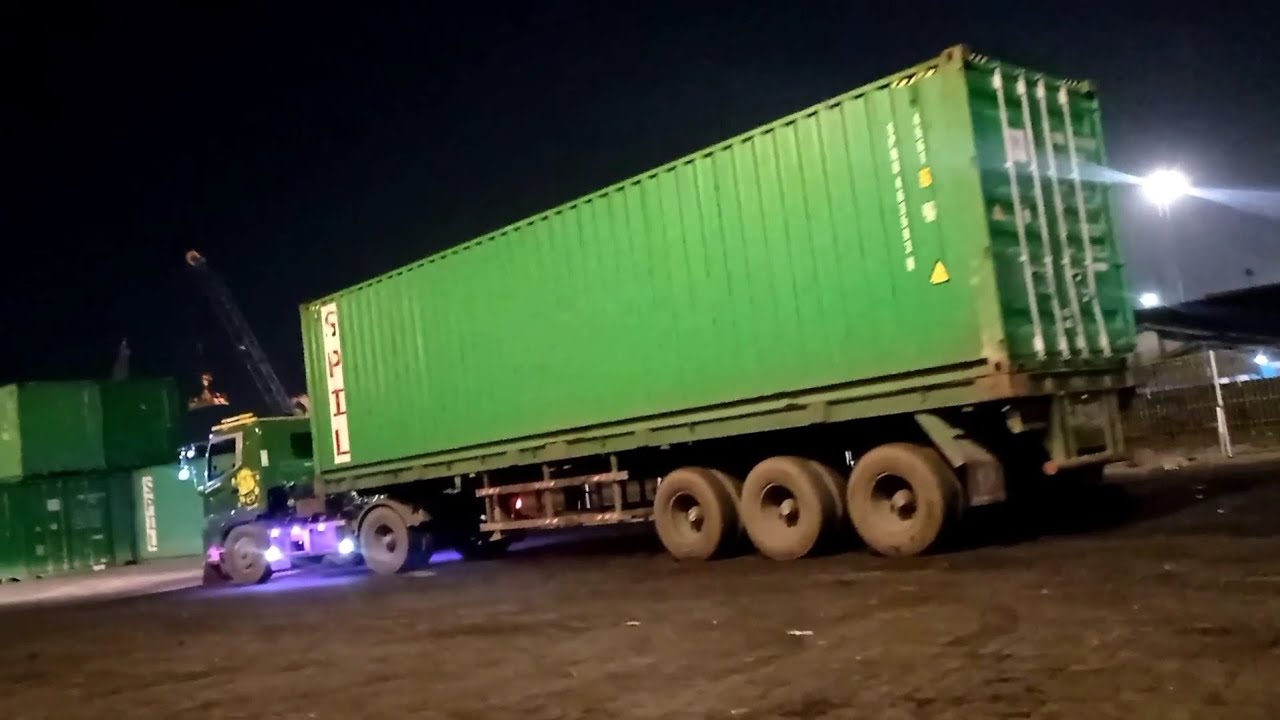 Amazing Container Truck ⛔ Driver Skill ⛑️ Extreme Lorry Driver Win ...