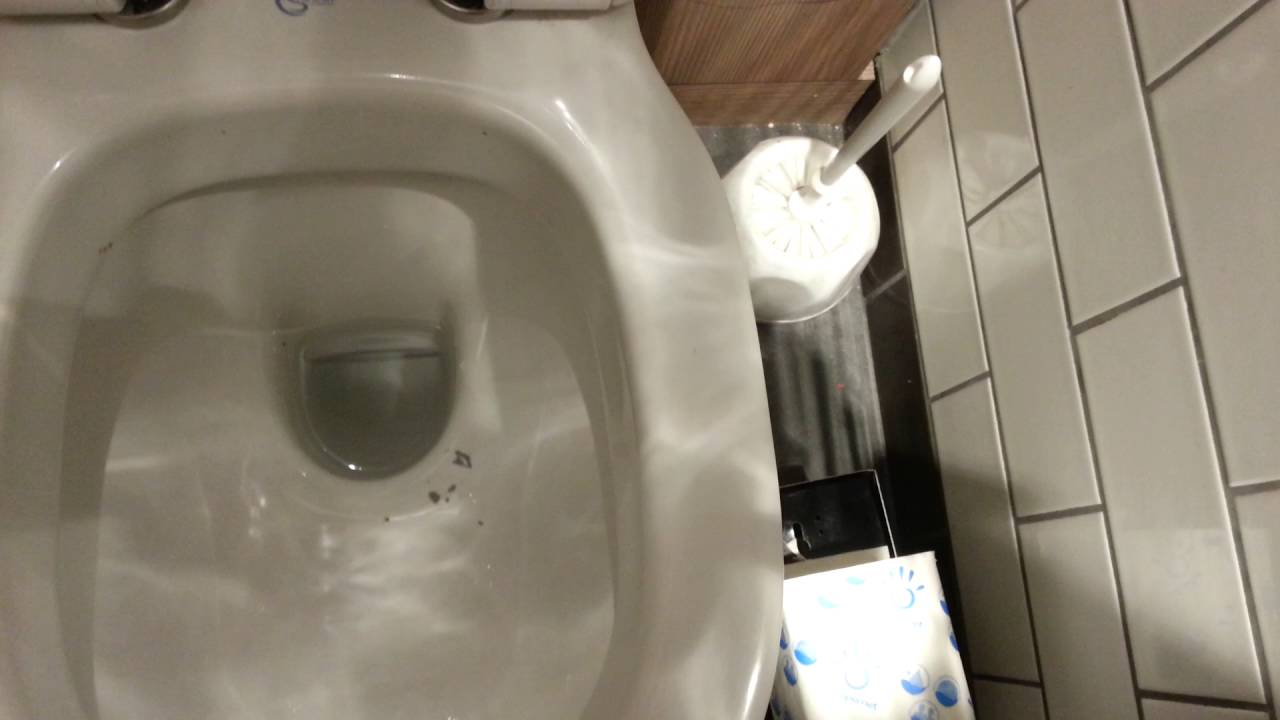 Toilet in KFC - YouTube