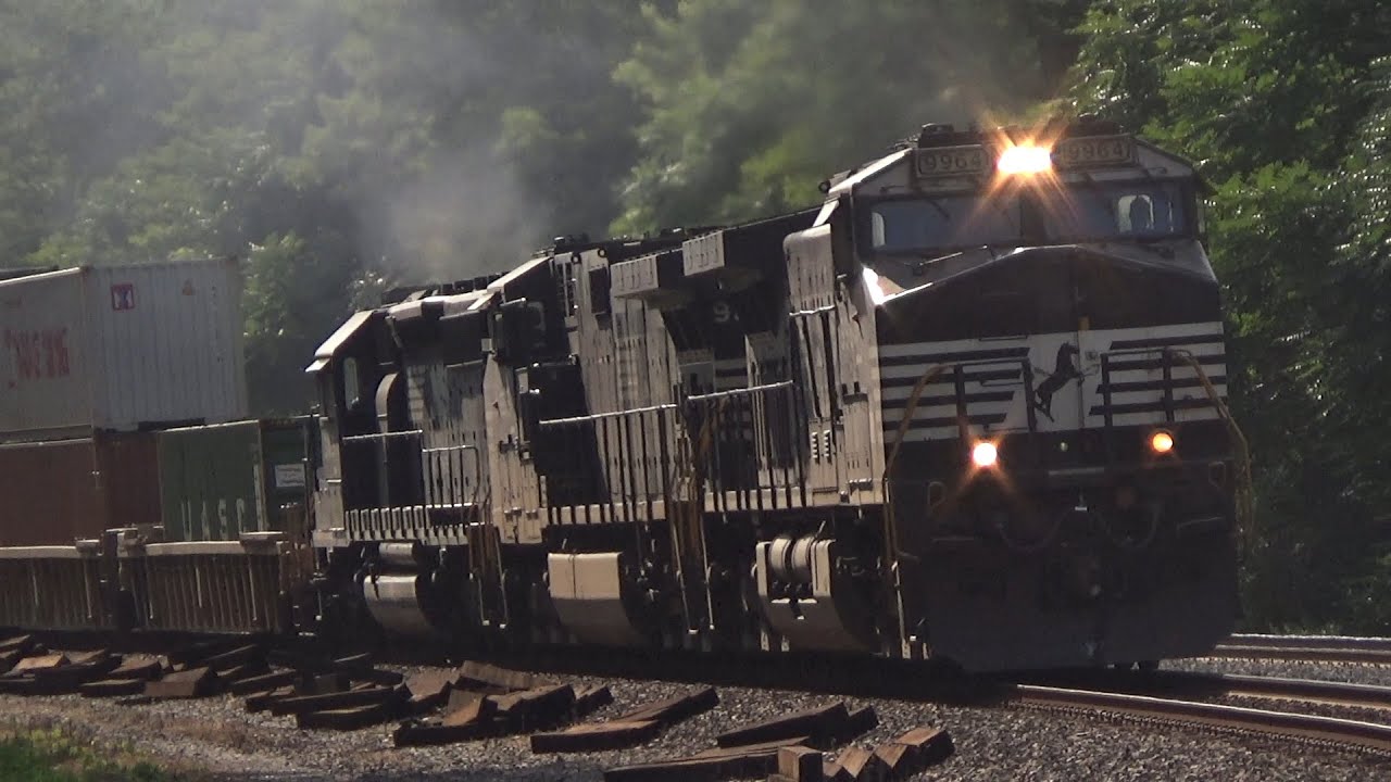 Notch 8 SD40-2 trails on NS 22W at 60 MPH! (2019) - YouTube